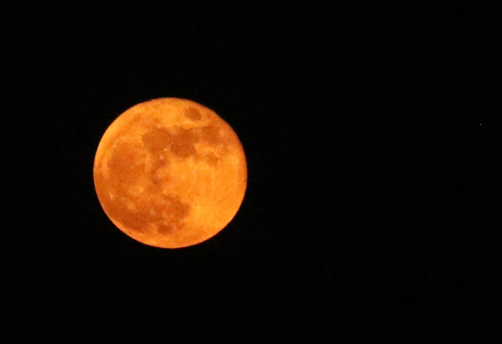 La única luna roja o luna de sangre del 2025 - Diario 24 Horas Yucatán