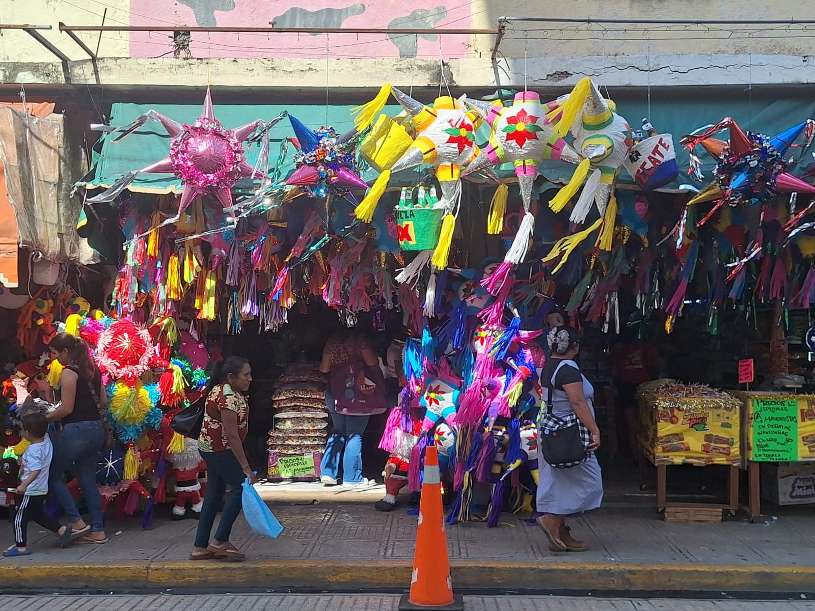 Piñatas artesanales en Mérida mantienen viva la tradición - Diario 24 ...